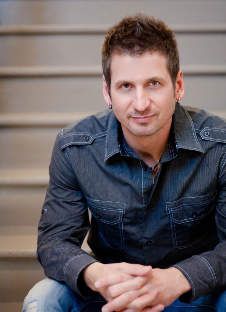 Guitars at the Bar: Strum & Sip with Christopher Bloom - 303 Magazine