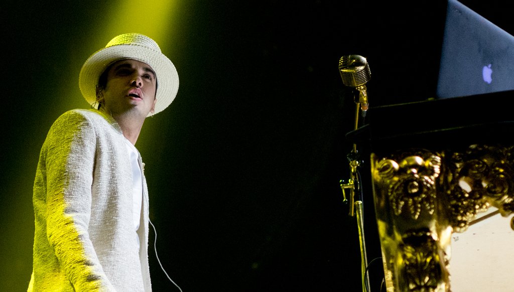 Usher Shows Off Masterful Moves in Denver - 303 Magazine