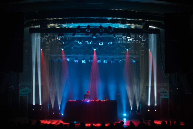 Review - RJD2 Reminded Us What DJ'ing is All About - 303 Magazine
