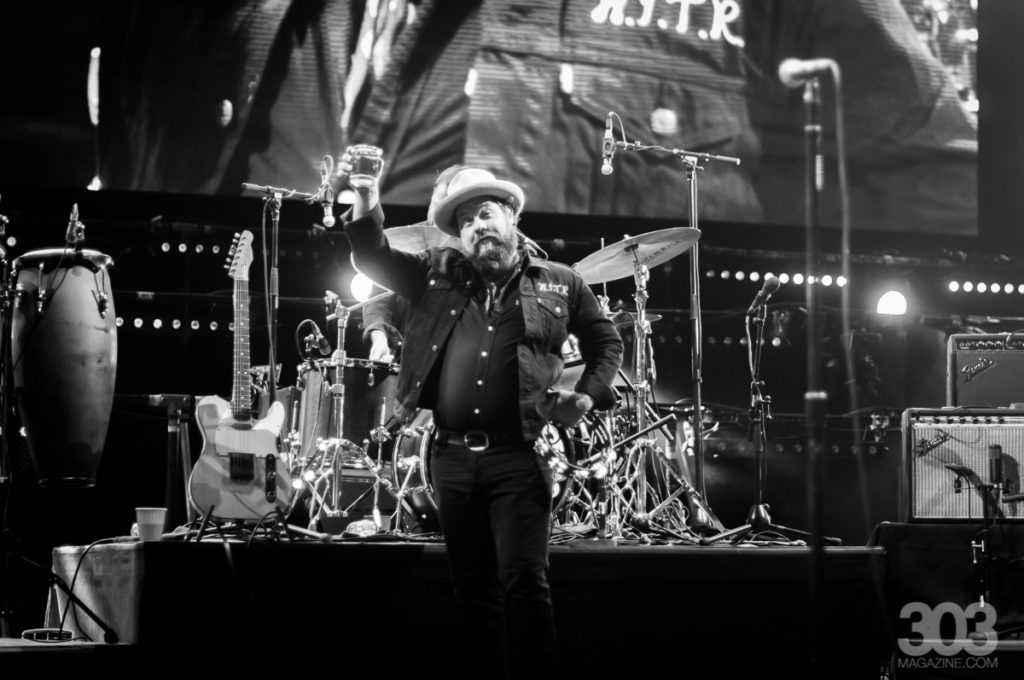 Review - Nathaniel Rateliff Proved His Red Rocks Concerts Never Get Old ...