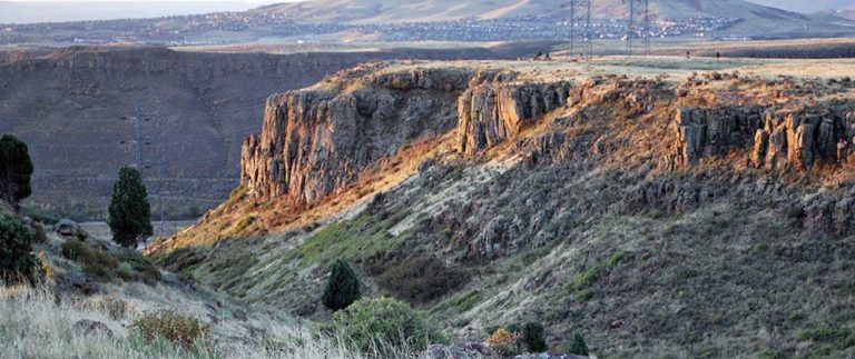 14 Easy Hikes to Take Your Out-Of-Towners On - 303 Magazine