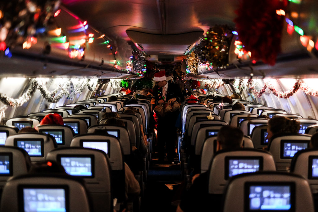 United Flew Denver Kids to the "North Pole" On a Christmas Plane This ...