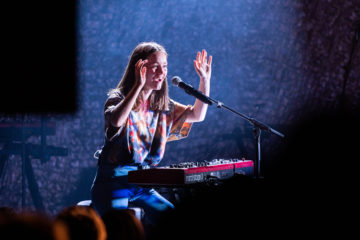 Review - Rising Pop Artist Sigrid Charmed the Gothic with Natural Zest ...