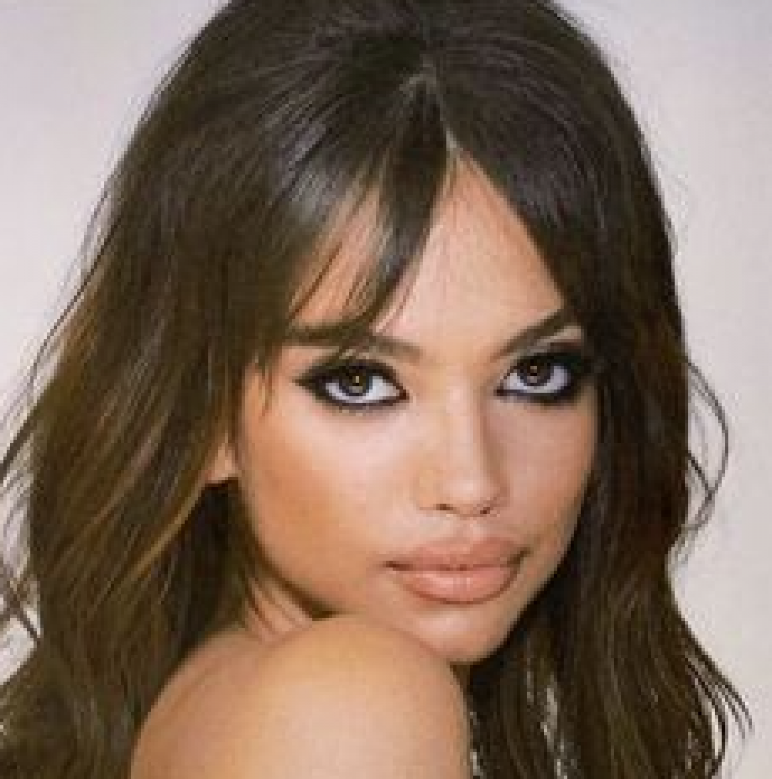How to Achieve the Trendy “Mob Wife” Look From Professional Makeup ...
