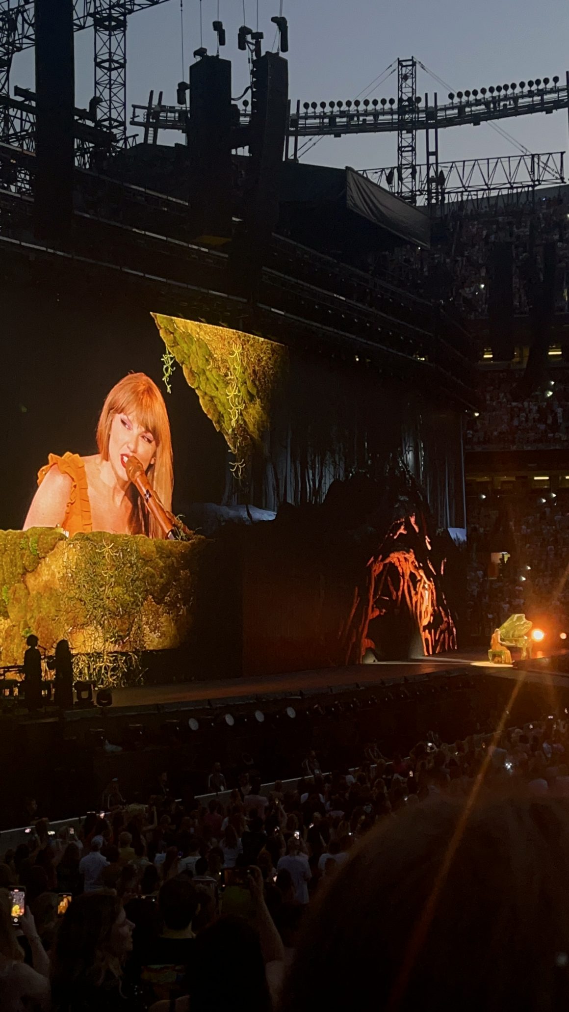 It's Been A Year: Let's Look At Our Favorite Taylor Swift Looks From ...